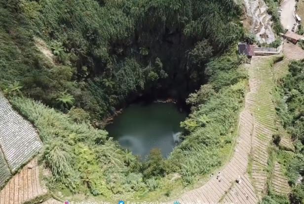 4 Tempat Bersejarah yang Dipercaya Dibangun Dengan Bantuan Makhluk ...