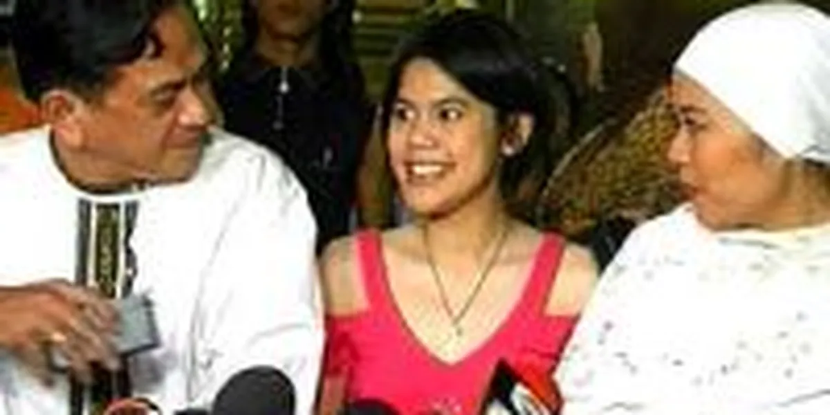 Dewi Yull dan Ray Sahetapy Resmi Bercerai - KapanLagi.com
