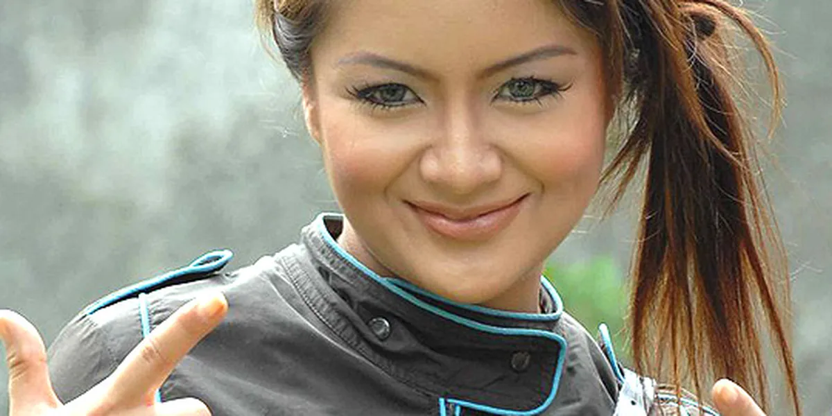 Sarah Idol, Vokalis Baru Cokelat! - KapanLagi.com