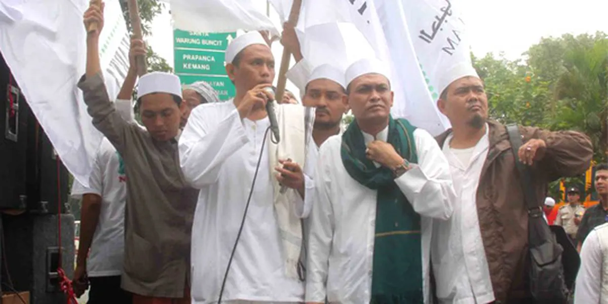 Protes Film '?', FPI Bakal Serbu Kantor SCTV - KapanLagi.com