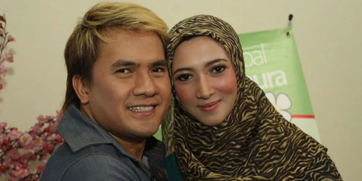 Jeng Anna Sempat Berkirim SMS Dengan Virginia - KapanLagi.com