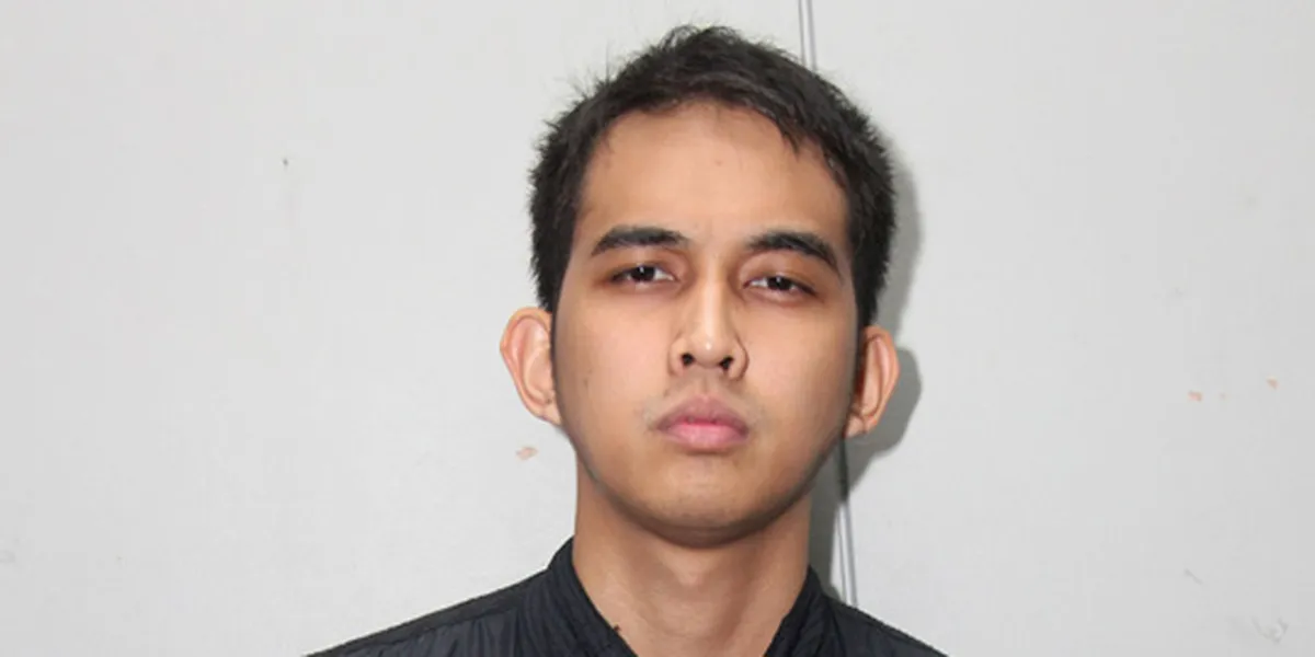 Naga Lyla Kena Gigit Tomcat - KapanLagi.com