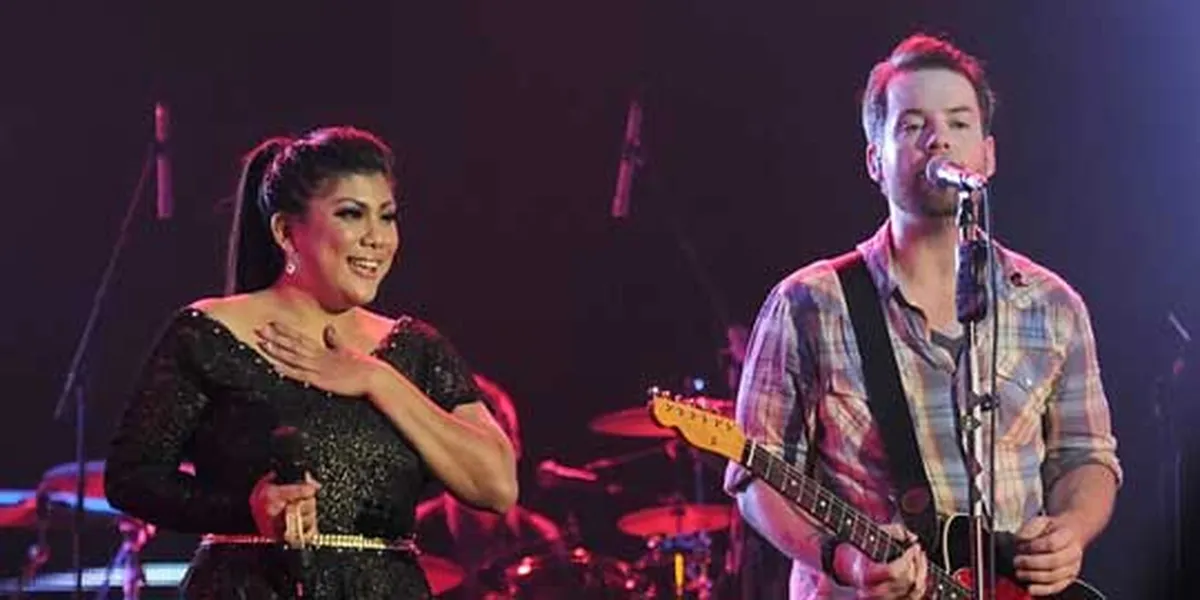 Regina Puas Duet Bareng David Cook - KapanLagi.com