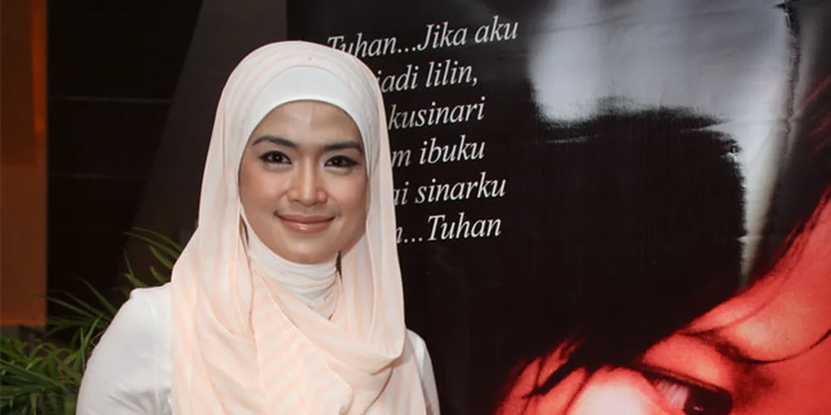 Ajarkan Ibadah Ke Anak, Yulia Rachman Anti Kasih Reward - KapanLagi.com Ajarkan Ibadah Ke Anak, Yulia Rachman Anti Kasih Reward - KapanLagi.com