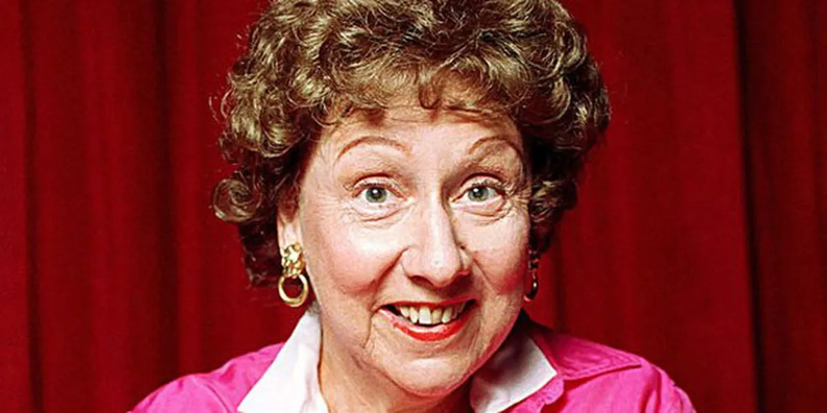 Aktris Jean Stapleton Meninggal di Usia 90 Tahun - KapanLagi.com