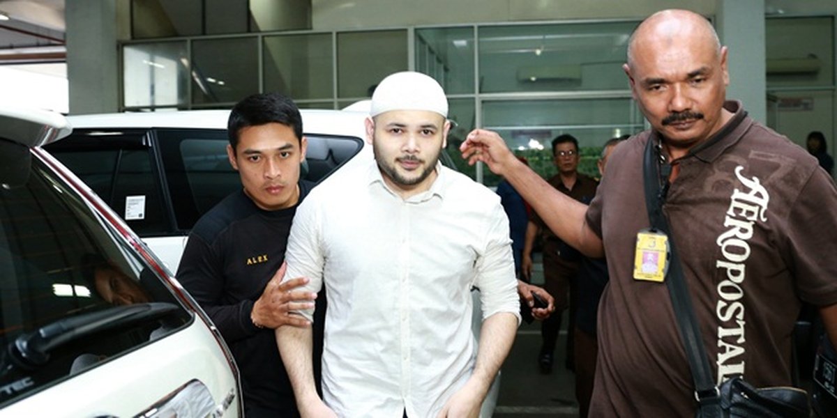 Bebas Dari Rehabilitasi, Ridho Rhoma Masih Ingin Tenangkan Diri ... Bebas Dari Rehabilitasi, Ridho Rhoma Masih Ingin Tenangkan Diri ...