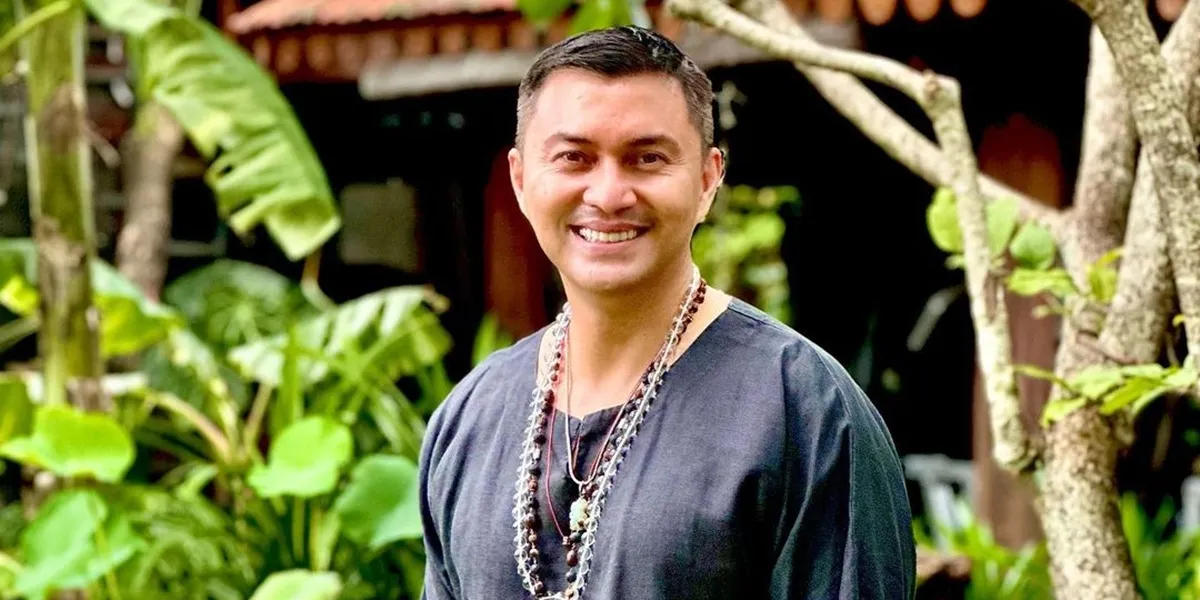 Begini Cerita Anjasmara yang Kini Jadi Instruktur Yoga - KapanLagi.com