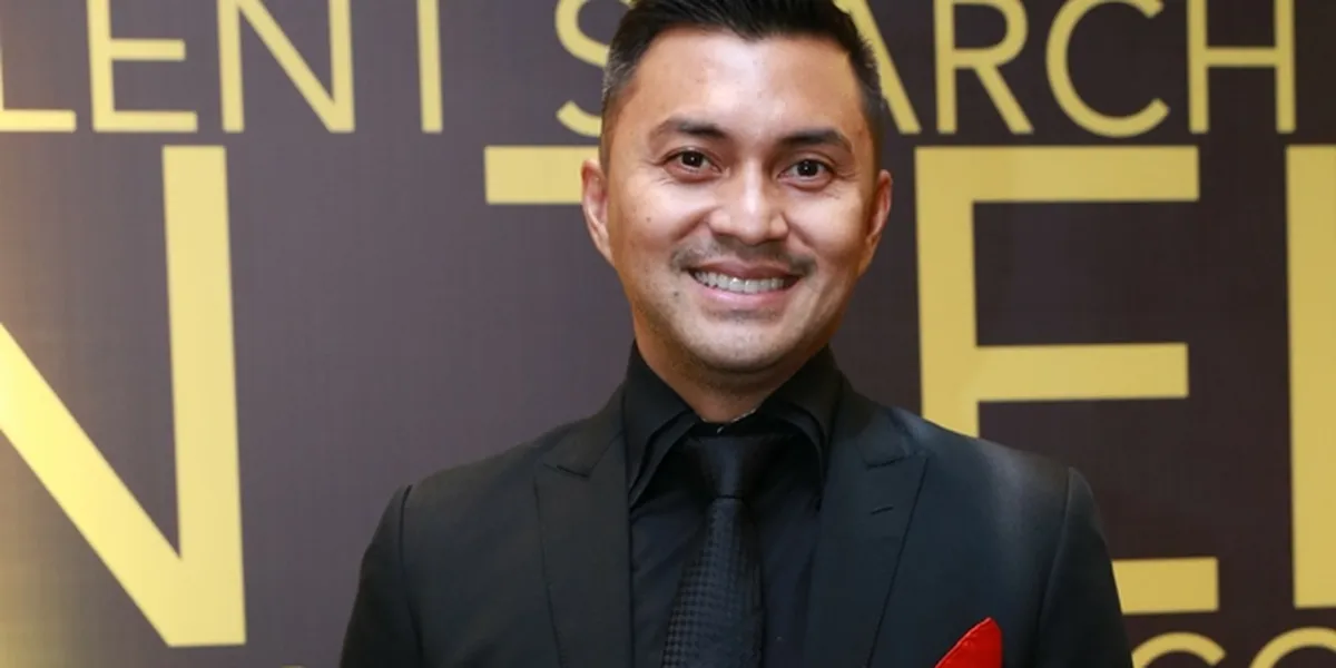 Begini Penampilan Anjasmara Ketika Pakai Baju Adat, Makin Ganteng ...