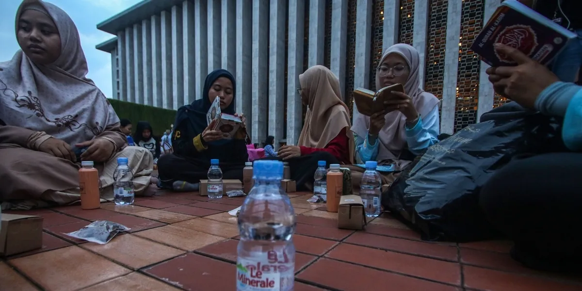Berbagi Kebaikan di Bulan Ramadan, Masjid Istiqlal Gandeng Le Minerale ...