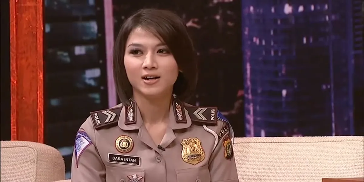 Briptu Cantik Dara Intan Digombalin Arie Untung di Tonight Show ...