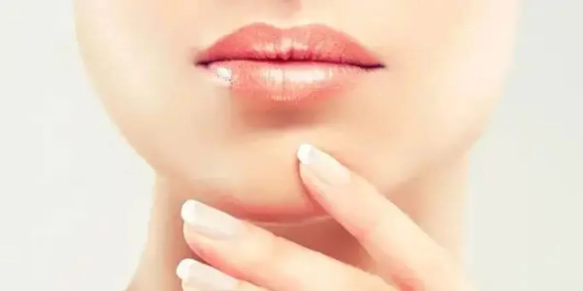 Cara Agar Bibir Merah Muda yang Sehat, Cukup Gunakan Bahan Alami Madu dan Gula! - KapanLagi.com
