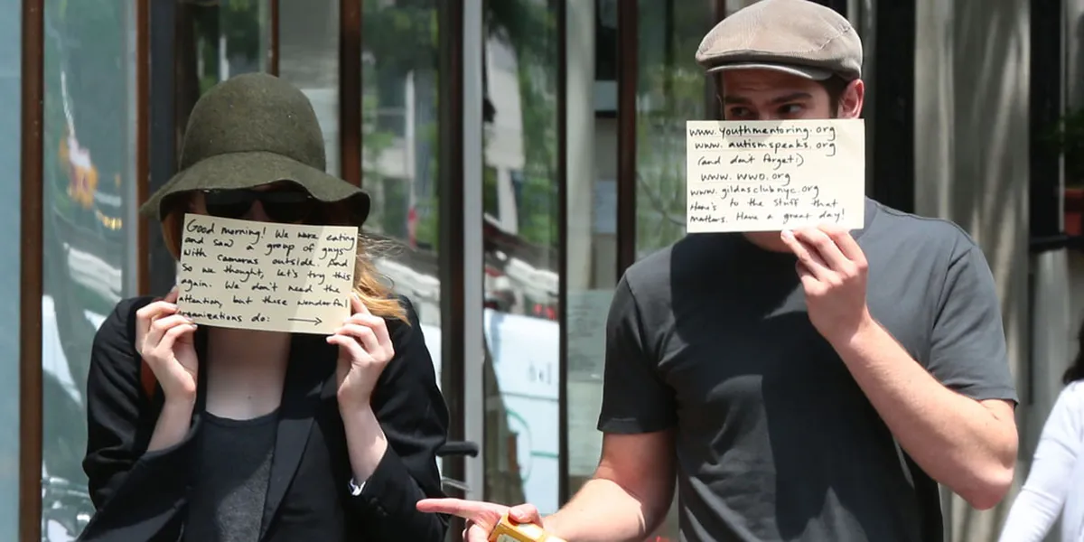 Cara Cerdas Emma Stone - Andrew Garfield Manfaatkan Paparazzi ...