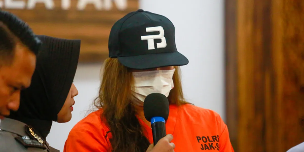 Cerita Karenina Maria Anderson Coba-Coba Pakai Ganja Berujung Ditangkap ... Cerita Karenina Maria Anderson Coba-Coba Pakai Ganja Berujung Ditangkap ...