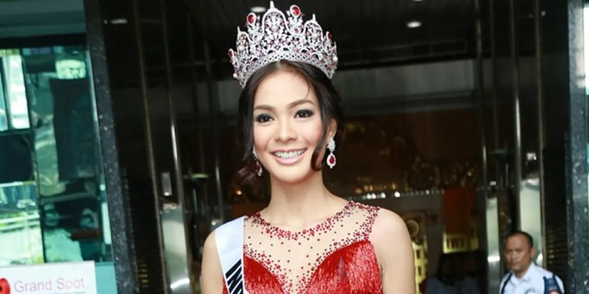 Cerita Kezia Warouw Saat Tersandung di Panggung Miss Universe ...