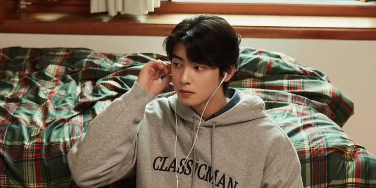 Cha Eun Woo Debut Solo! Rilis Lagu Baru dan Ajak India Eisley Sebagai Model MV - KapanLagi.com