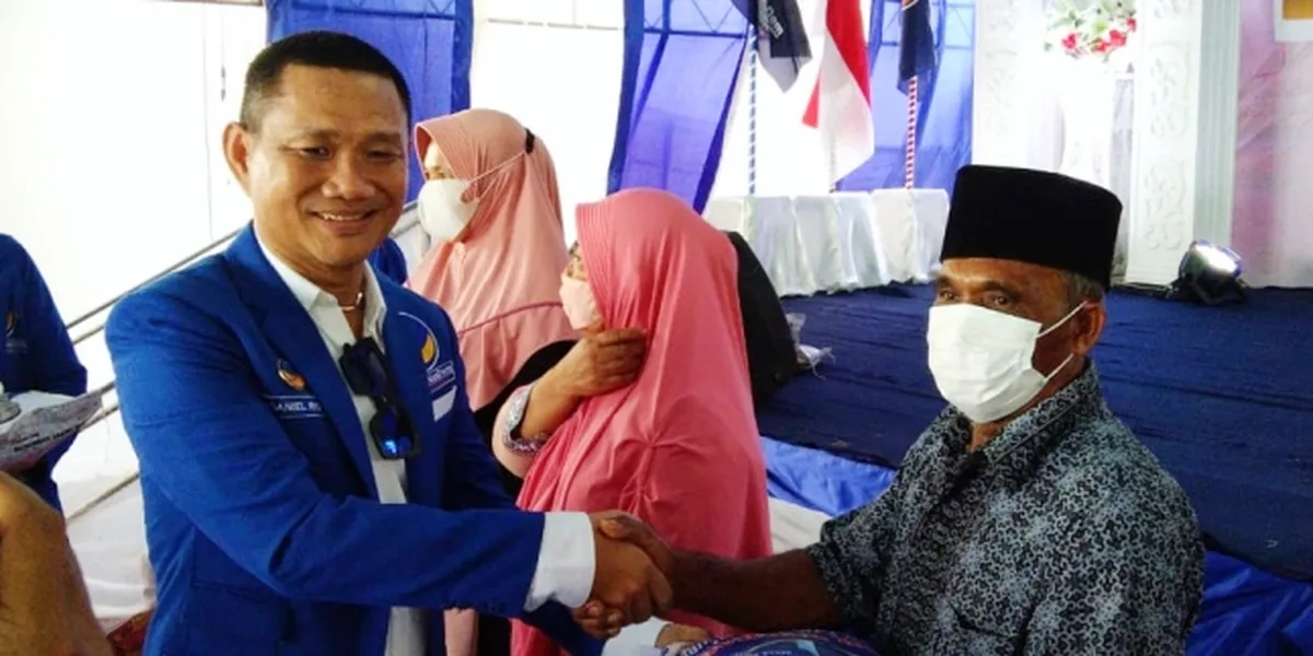 Daniel Rigan Suami Bella Shofie Bagikan 40 Ton Beras Untuk Warga di ...
