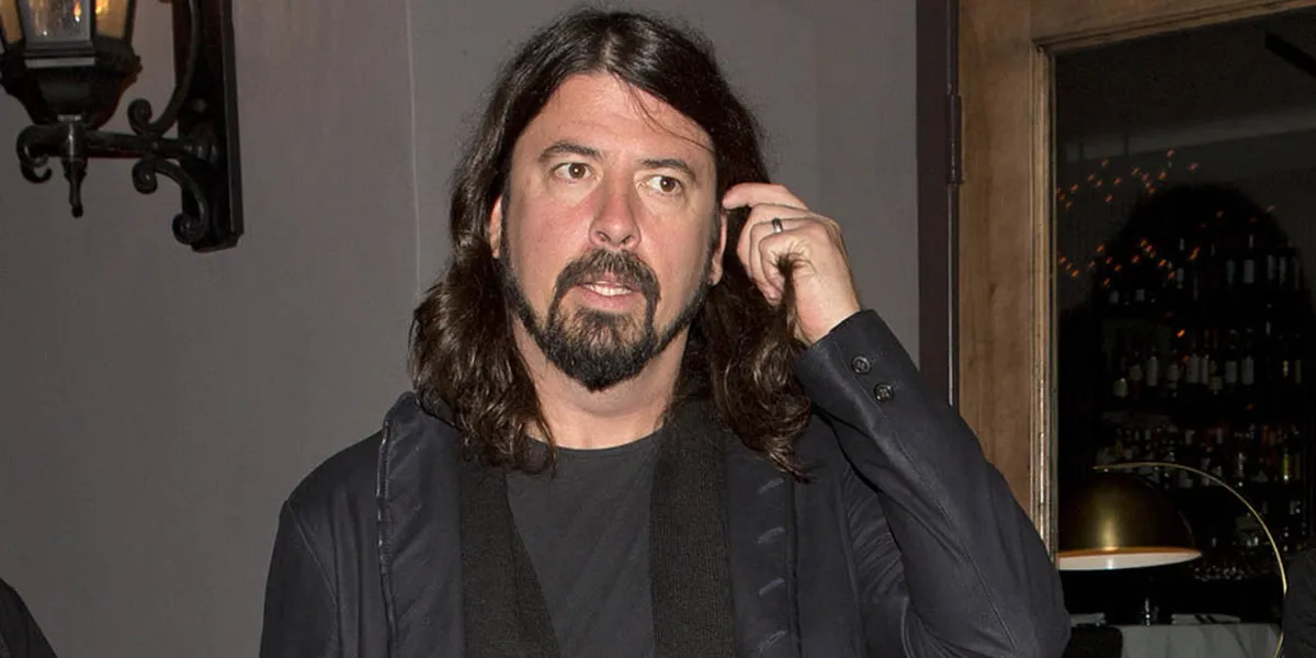 Dave Grohl Cover Lagu Rolling Stones dan Bob Dylan! - KapanLagi.com