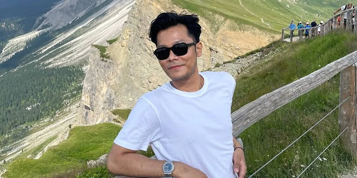 Dery Rizkianto, Desainer Indonesia di Balik Gaun Tenun Garut di Grammy ...