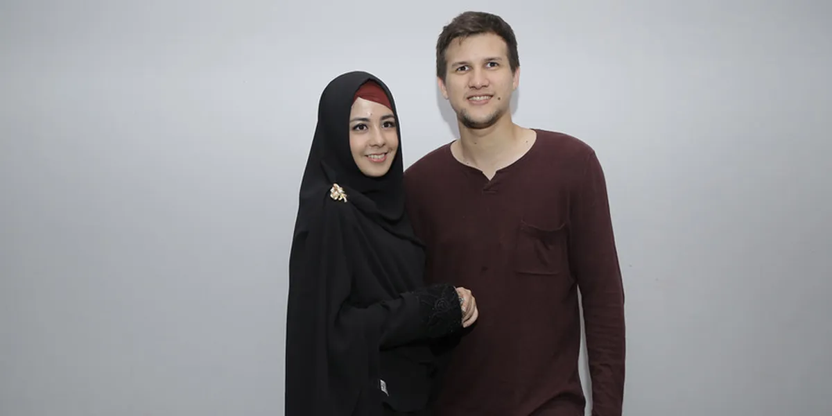 Di Tengah Heboh Isu Perceraian, Stuart Collin Unggah Foto Ini ...