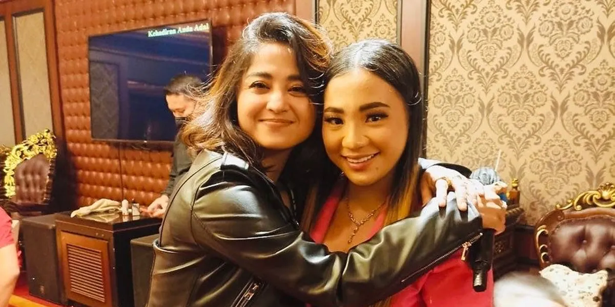 Diajak Joget Hotman Paris, Video Selebgram Evi Kity Viral Ditonton Jutaan Kali - KapanLagi.com