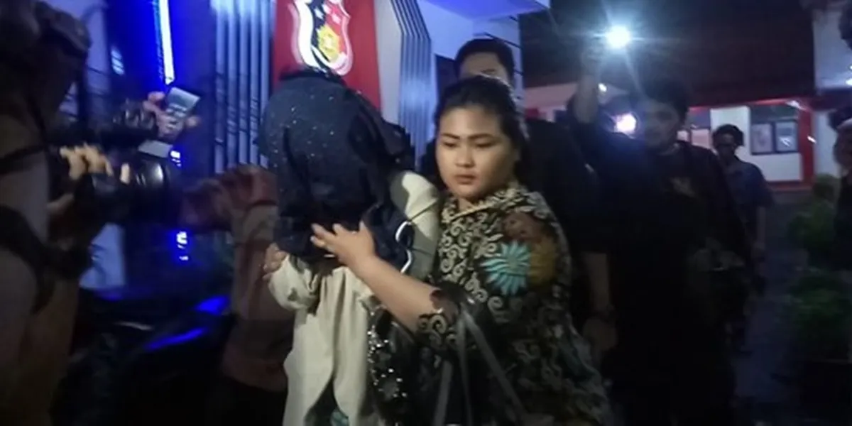 Diduga Libatkan Artis, Polisi Ringkus Praktik Prostitusi Online di Batu - KapanLagi.com