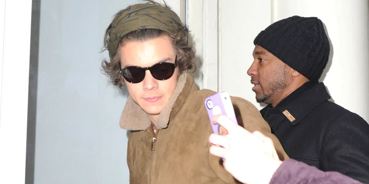 Ex Bodyguard One Direction Umbar Foto Tak Senonoh Harry Styles ...