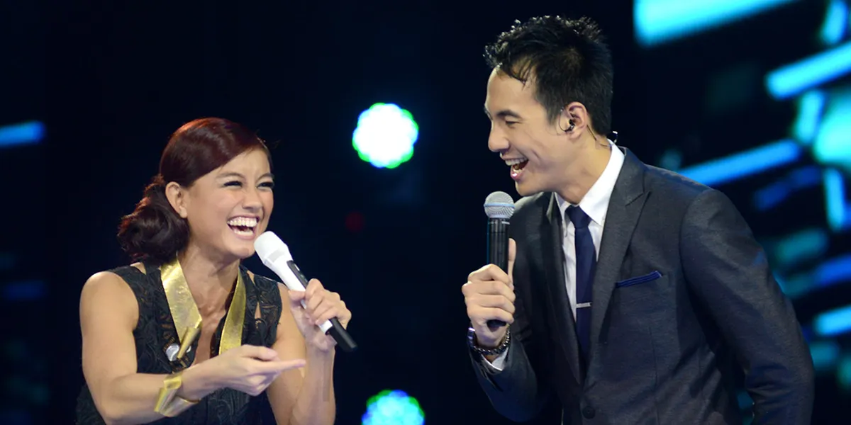 [Foto] Agnez Mo 'Nobar' Final Piala Dunia 2014 Sama Daniel - KapanLagi.com