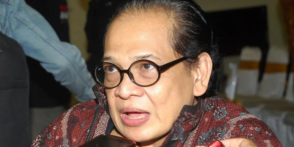 Ibu Ani Yudhoyono Melayat Desainer Ramli - KapanLagi.com