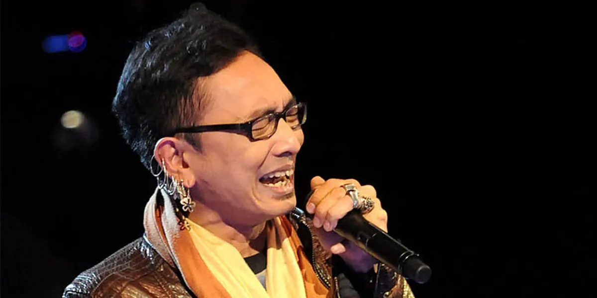 Isa Raja Moshing di Atas Penonton X Factor Indonesia - KapanLagi.com