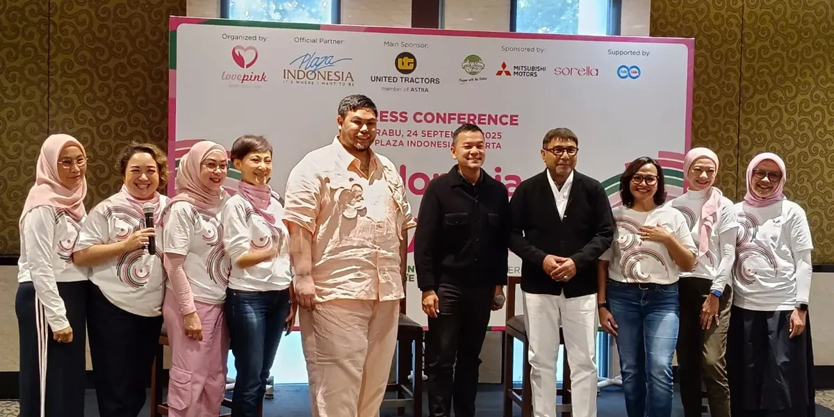 Ivan Gunawan Persembahkan 16 Koleksi Adi-busana Untuk Para Srikandi Pejuang Kanker - KapanLagi.com