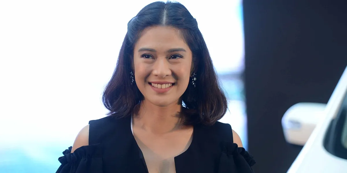Jago Main Gitar, Dian Sastro Cover Lagu Dua Lipa di Instagram ...