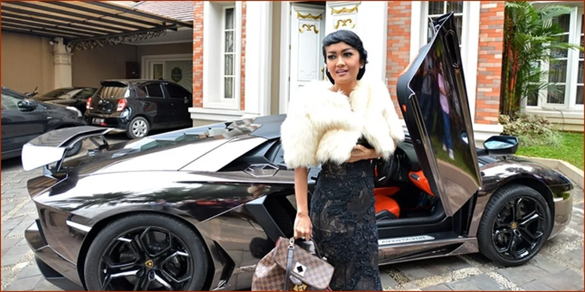 Julia Perez Anggap Farhat Abbas Senior Yang Tak Baik - KapanLagi.com