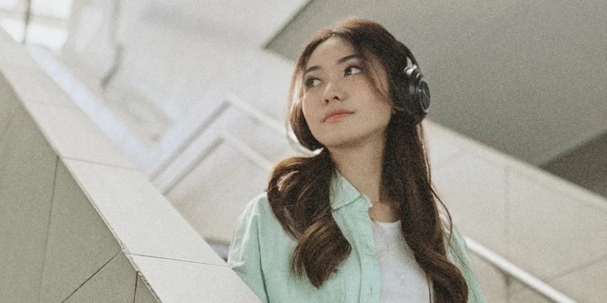 Karya Terbaru Elma Dae Terpampang di Billboard Surabaya - KapanLagi.com