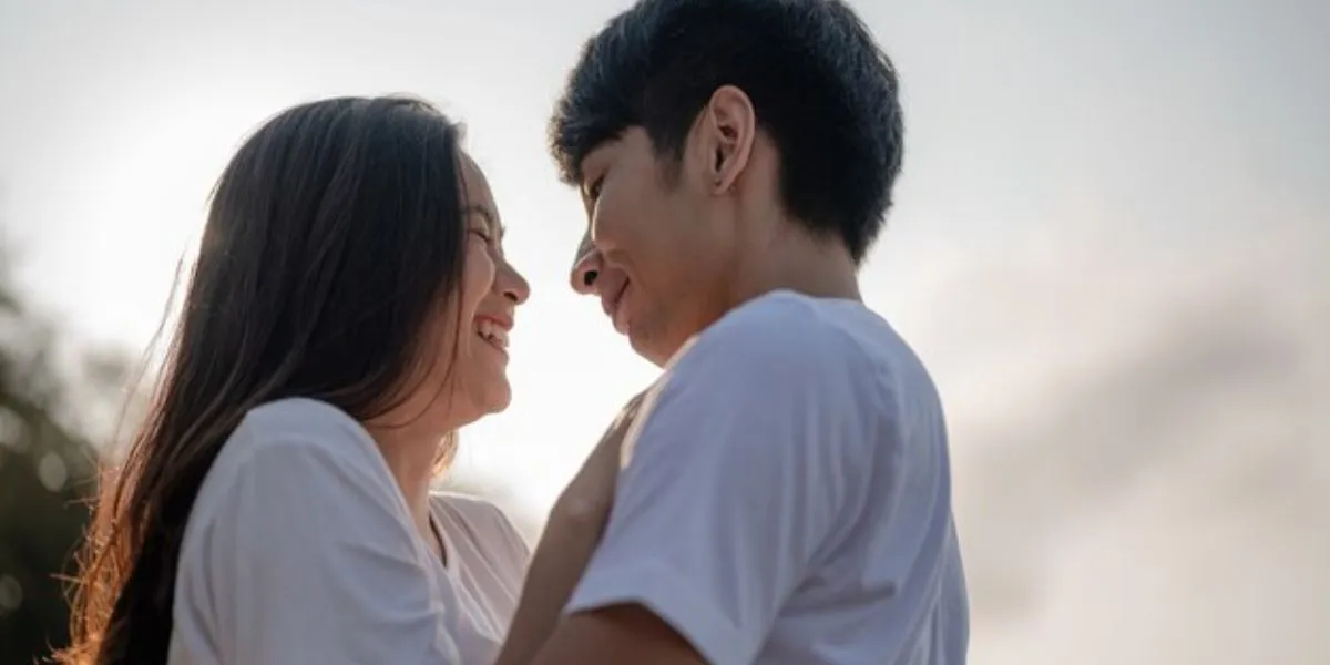 Kenali Sikap Perempuan yang Dapat Membuat Pria Terkesan dan Terbuka - KapanLagi.com