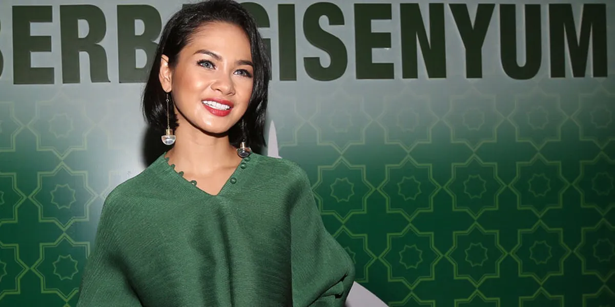 Kompak, Ini Yang Bikin Andien - Suami Ogah Seragaman Baju Lebaran ...