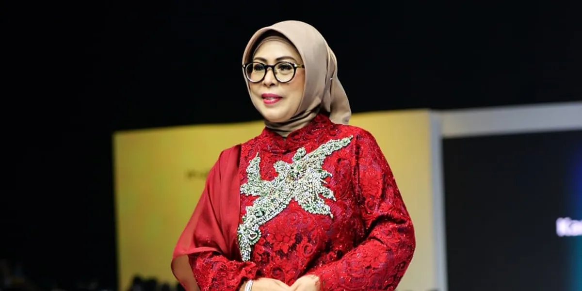 Meriahkan IN2MOTIONFEST, Koleksi Desainer Amy Atmanto Dibawakan oleh Putri Wapres - KapanLagi.com