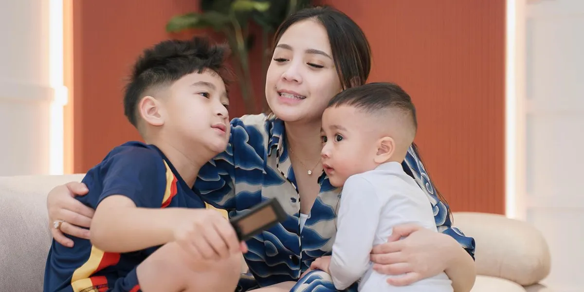 Nagita Slavina Biasakan Rafathar dan Rayyanza 'Cipung' Selalu Bersih dan Wangi - KapanLagi.com