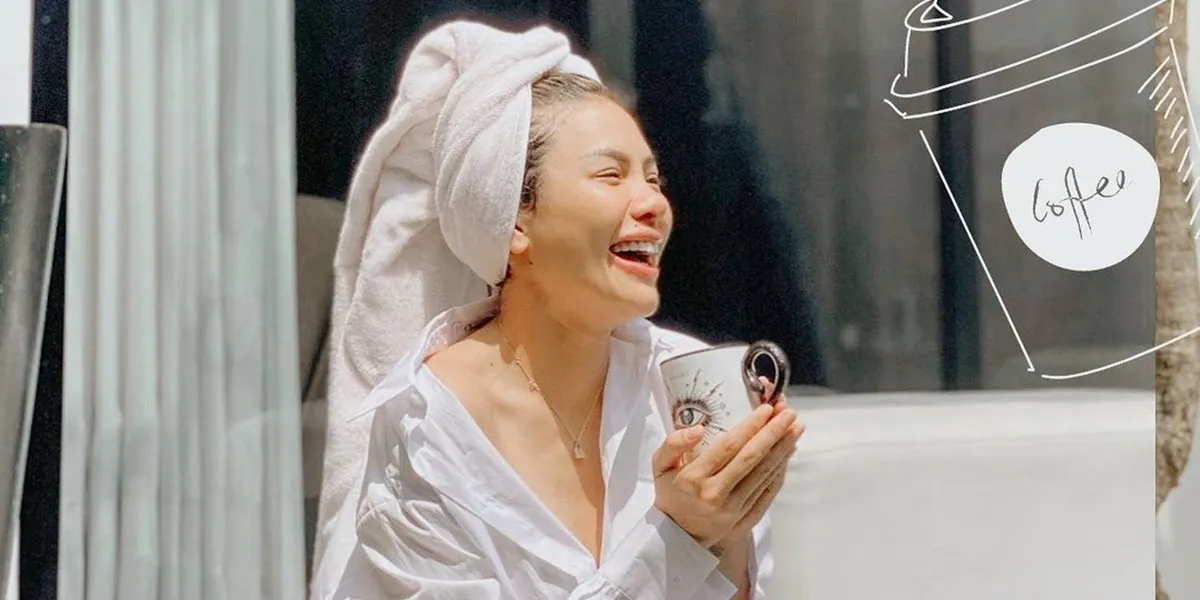 Nikita Mirzani Unggah Foto Tanpa Busana, Netizen: Nyai Awas Masuk Angin - KapanLagi.com