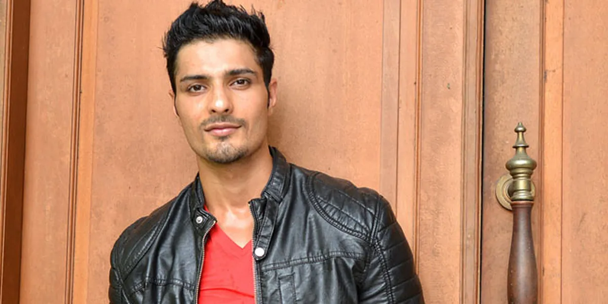 Nostalgia, Vin Rana Unggah Foto Selfie Saat Perankan Nakula - KapanLagi.com