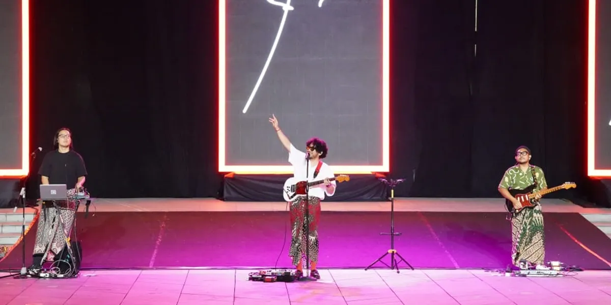 Pagelaran Seni 'Simfoni Lavani' Ramai Dihadiri Sederet Artis, Kunto Aji ...