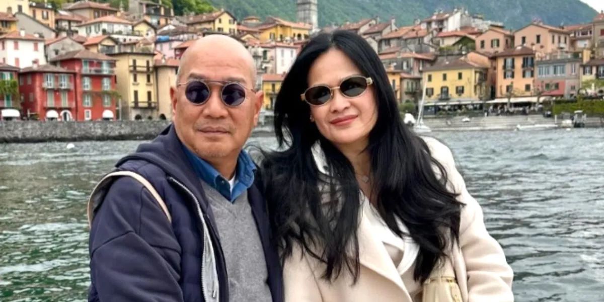 Potret Donna Harun Pamer Kemesraan dengan Suami saat Liburan Bareng ... Potret Donna Harun Pamer Kemesraan dengan Suami saat Liburan Bareng ...