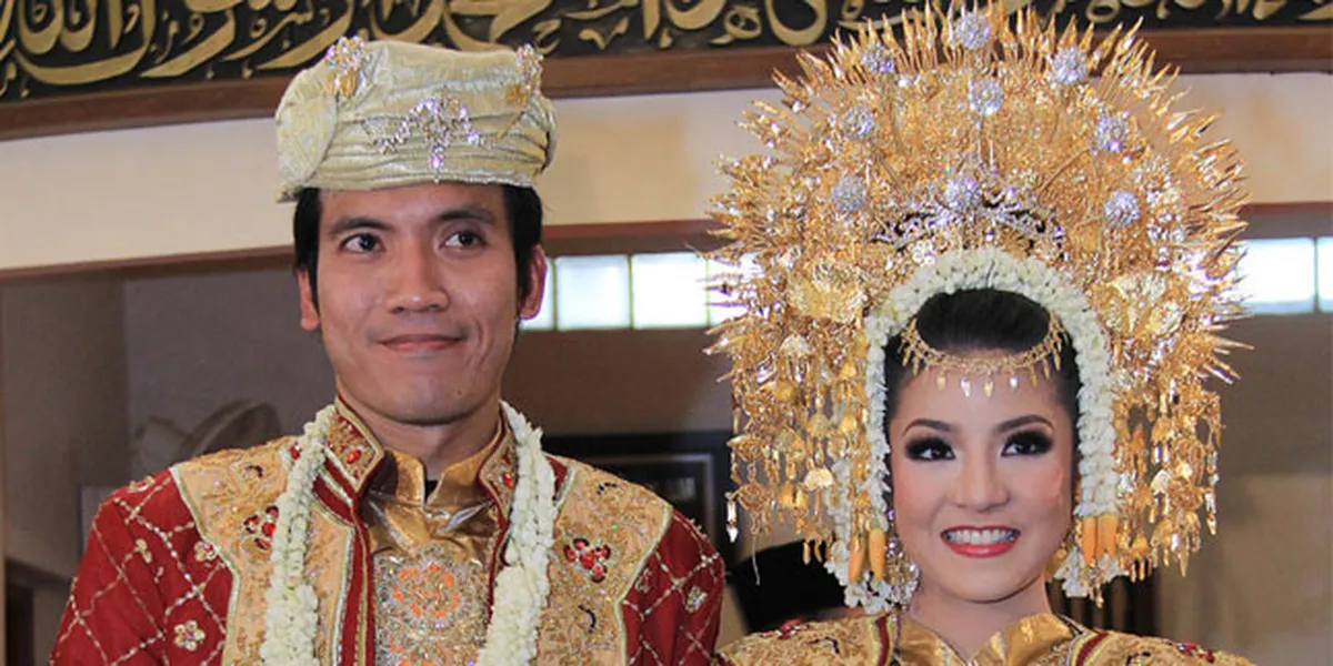 Puasa Tak Halangi Pasangan Suami Istri Desta - Natasha Rizki ...