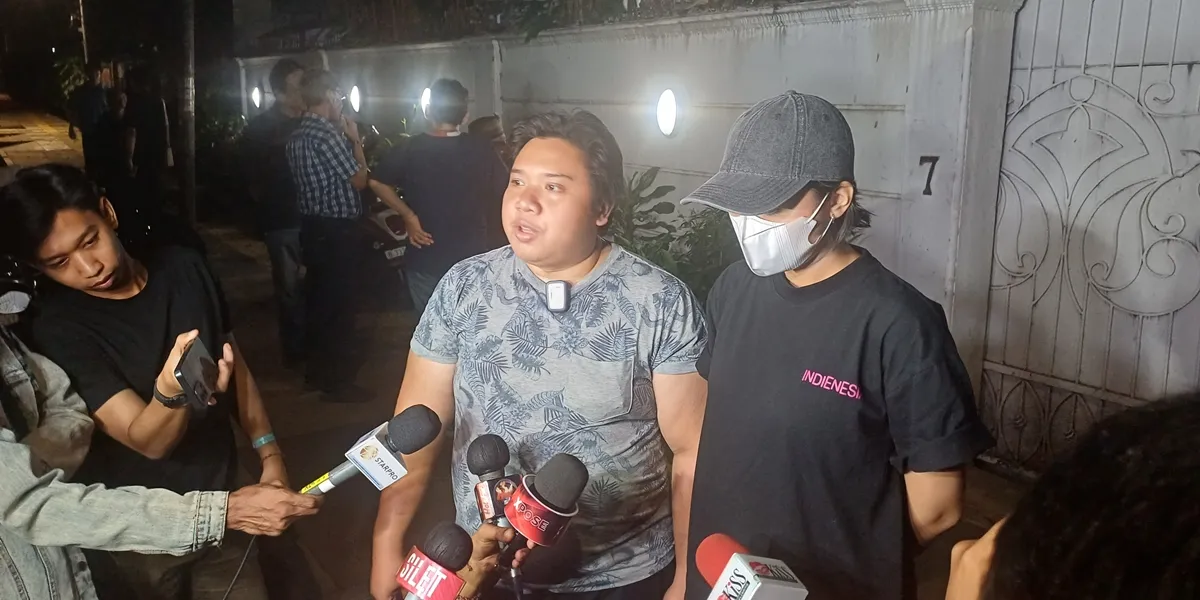 Puput Novel Idap Kanker Payudara Sejak 2021, Keluarga Akui Sudah Ikhlas - KapanLagi.com