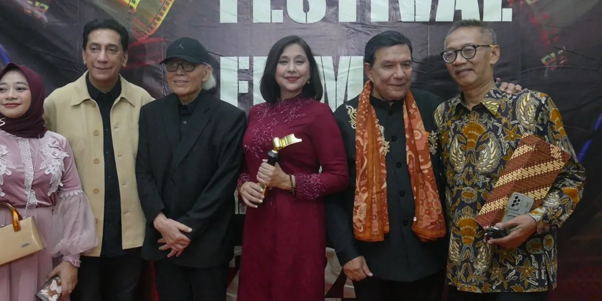 Raih Penghargaan Festival Film Bandung, Ayu Azhari Buktikan Eksistensi di Dunia Seni Peran ...