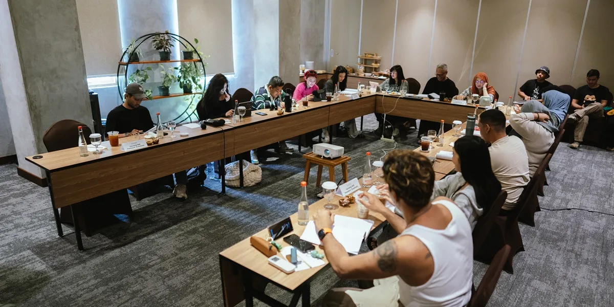 'ROHTRIP': Film Horor Komedi tentang Perjalanan yang Mencekam ...