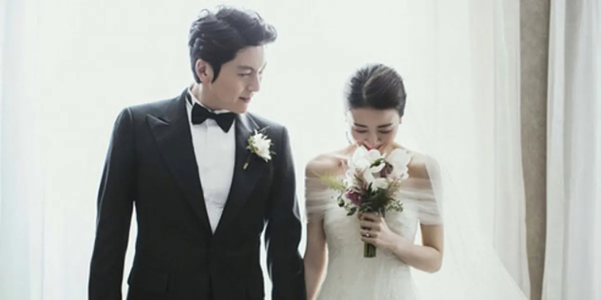 Ryu Soo Young Bagikan Foto Manis Pernikahannya Dengan Park Ha Sun ...