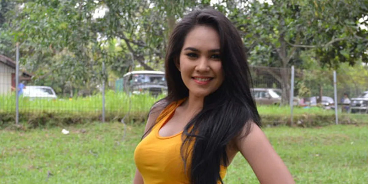 Payudara Kartika Putri Di Pegang