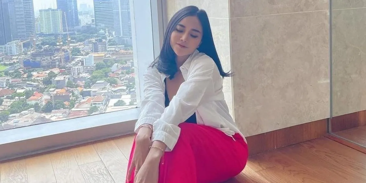 Selebgram Cantik Laura Punya Hobi Traveling dan Kuliner, Ungkap Pengen Bisnis Fashion Hingga ...