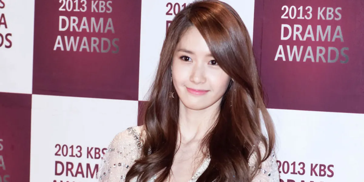 Senyum Yoona SNSD Mirip Dengan Sepupunya, DJ RUBATO? - KapanLagi.com