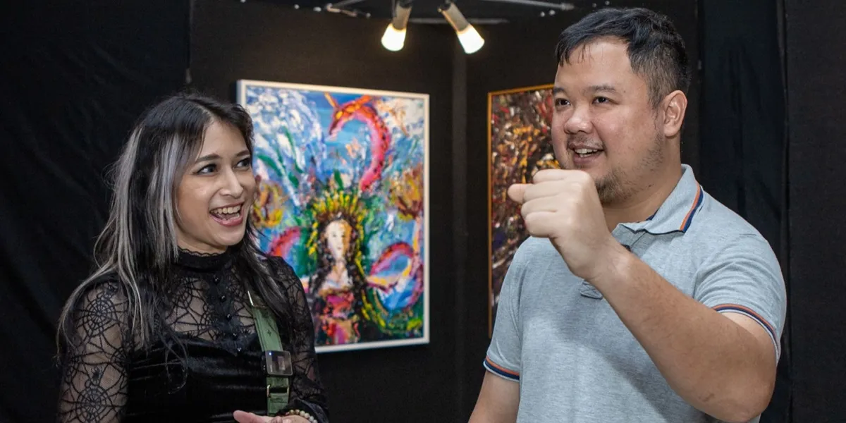 Sibuk Jadi Produser Film Horor, Vera Lasut Masih Tetap Sempat Ikut Pameran Lukisan - KapanLagi.com